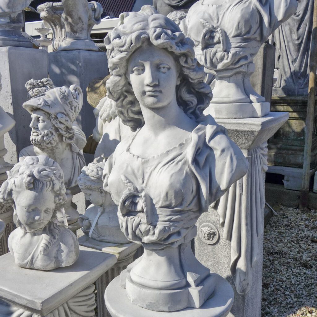 Tuinbeelden | Betonnen Tuinbeelden - Tuindecoratie José